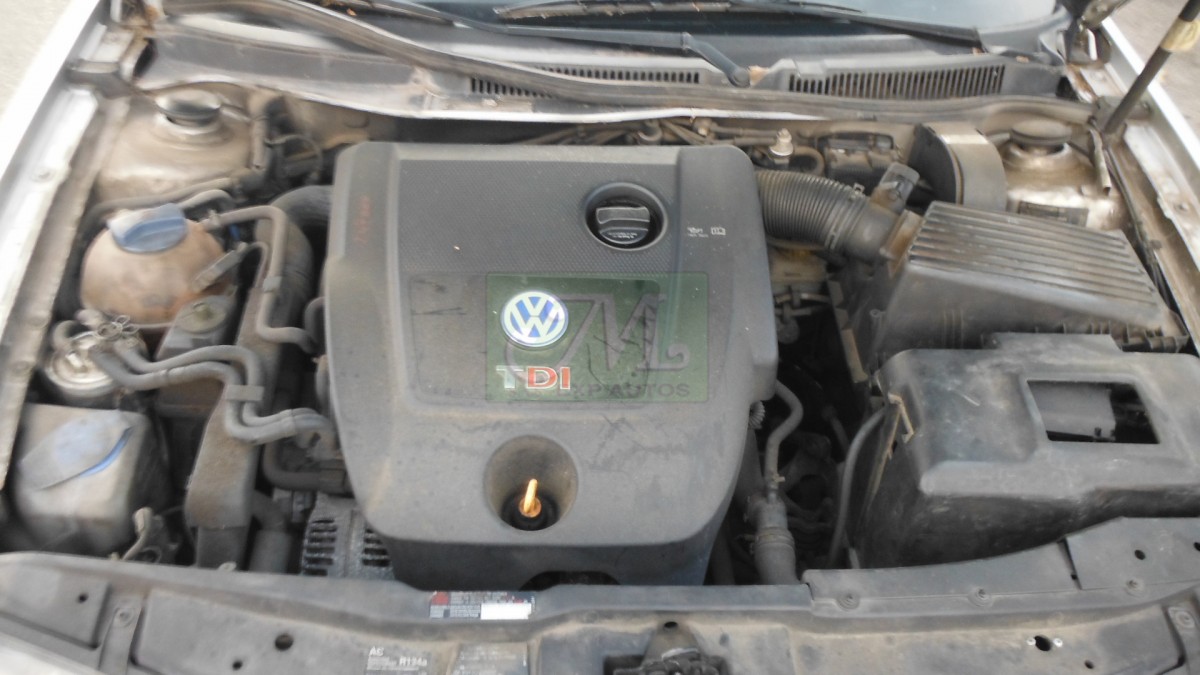 VOLKSWAGEN - BORA 1.9 TDI 115 CONFORT - Pièces détachées d'occasion